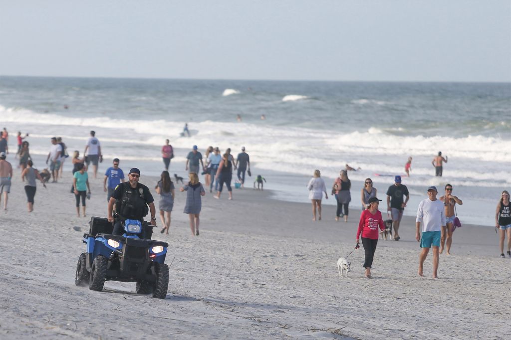 Florida Decides to Reopen Public Beaches - STN Channel 2